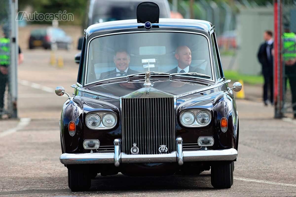 Así es el Rolls-Royce Phantom IV que ha heredado Carlos III de Isabel ...