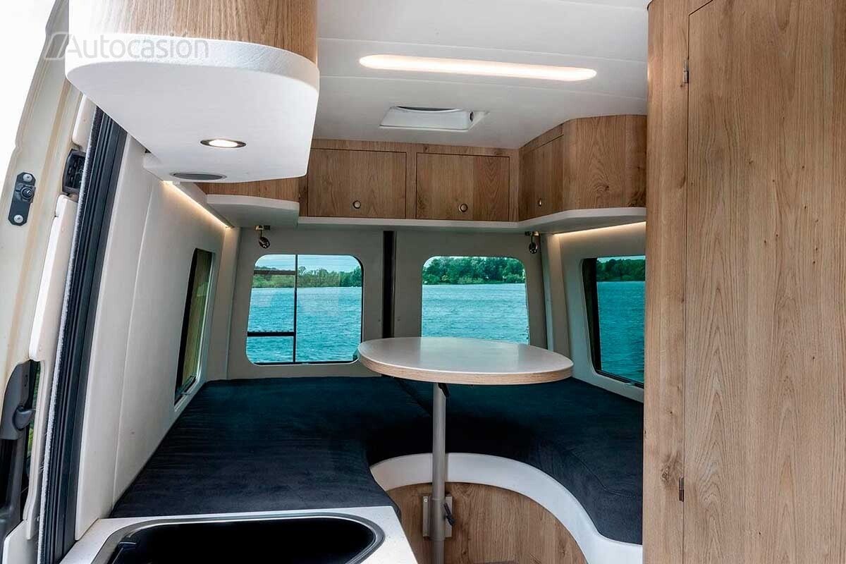 Innova Roadtrip 595L, una camper con interior de yate que apuesta por ...