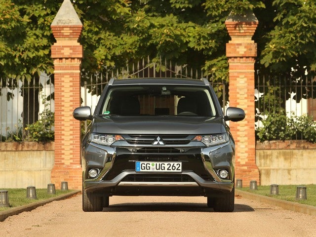 Mitsubishi Outlander PHEV 2016