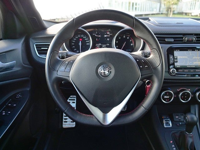 Prueba del Alfa Romeo Giulietta 1.7 Tb Veloce 240 CV 2017 | Autocasión