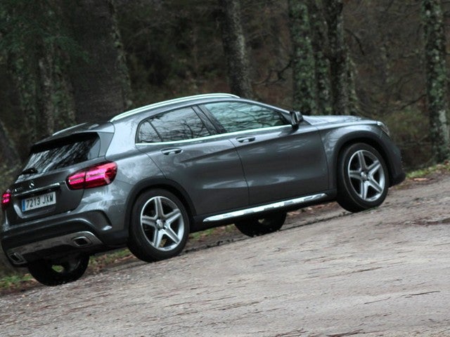 Prueba del Mercedes GLA 200d con paquete AMG | Autocasión