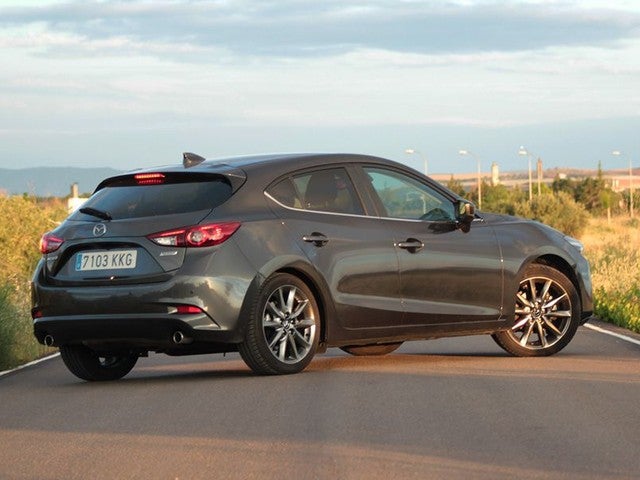 Prueba del Mazda3 2018 de gasolina y 120 CV | Autocasión