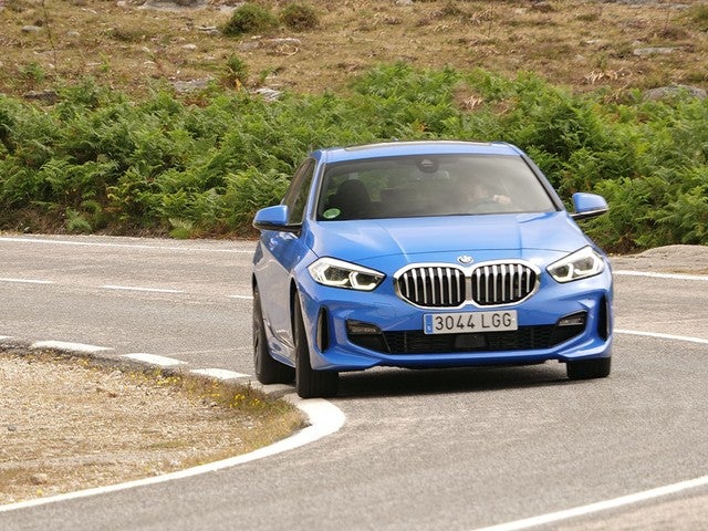 Prueba del BMW 118d 2020: ¿mejor delantera? | Autocasión