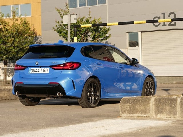 Prueba del BMW 118d 2020: ¿mejor delantera? | Autocasión