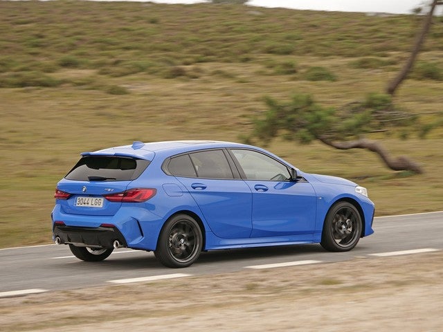 Prueba del BMW 118d 2020: ¿mejor delantera? | Autocasión