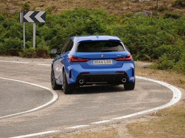 Prueba del BMW 118d 2020: ¿mejor delantera? | Autocasión