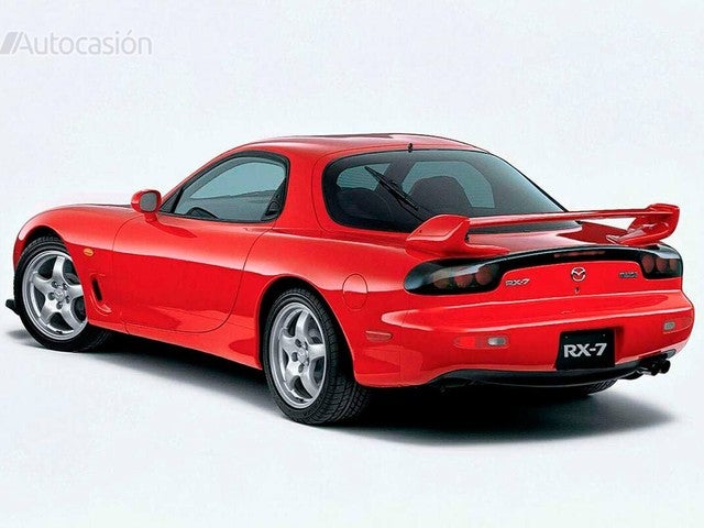 Coches míticos: Mazda RX-7, el emperador del drifting | Autocasión