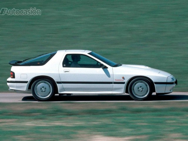 Coches míticos: Mazda RX-7, el emperador del drifting | Autocasión