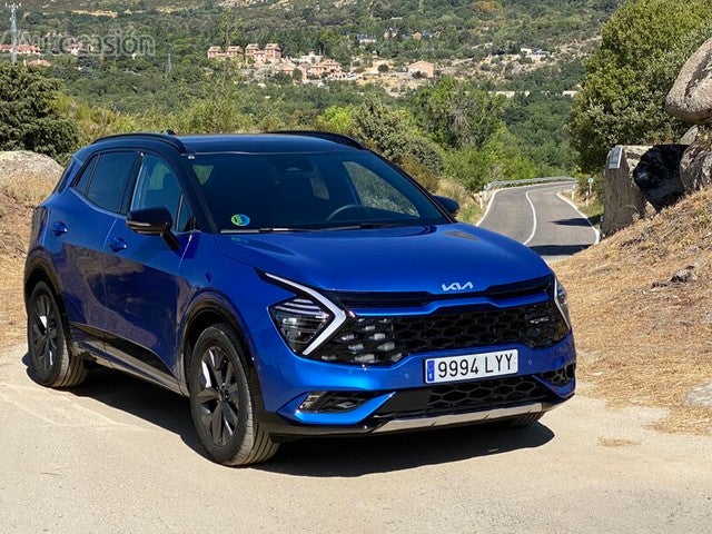 VÍDEO| Prueba del KIA Sportage HEV GT-Line: aspirante a todo | Autocasión