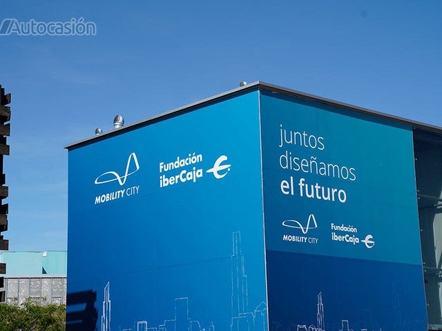 Mobility City: el museo de coches en un puente que no te puedes perder ...