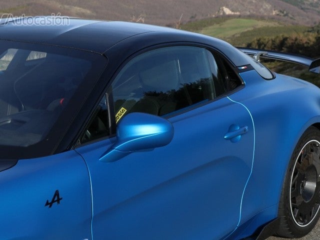 VÍDEO | Prueba del Alpine A110 R: el rey de reyes | Autocasión