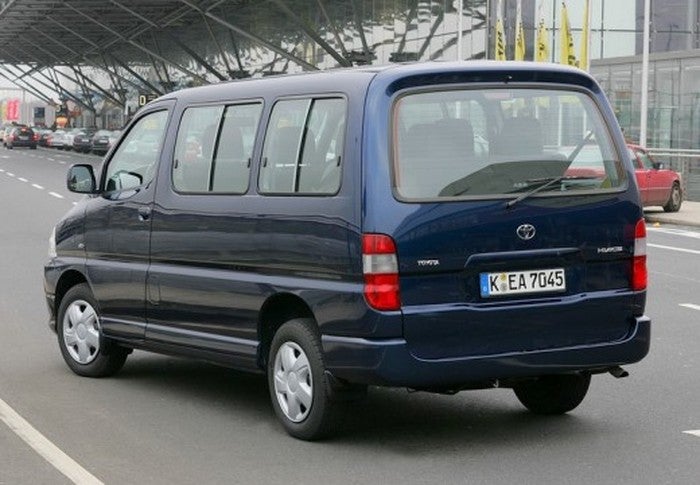 TOYOTA Hiace Combi 2.5D-4D LWB DX 4p 2007 | Ficha técnica, precio y ...
