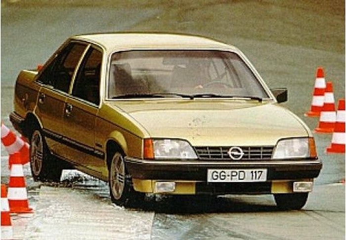 OPEL Rekord 2.0S LS 4p 1982 | Ficha técnica, precio y medidas | Autocasión