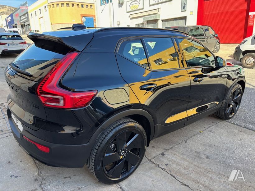VOLVO XC40 (2024) - 33.990 € en Málaga