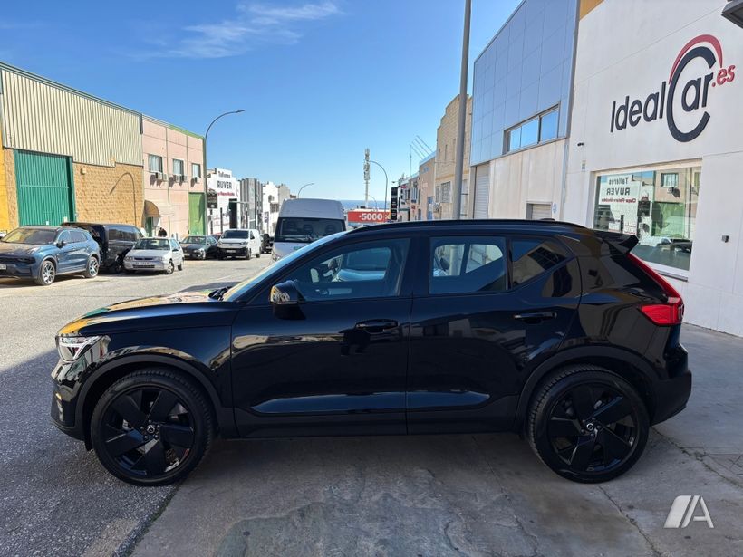 VOLVO XC40 (2024) - 33.990 € en Málaga