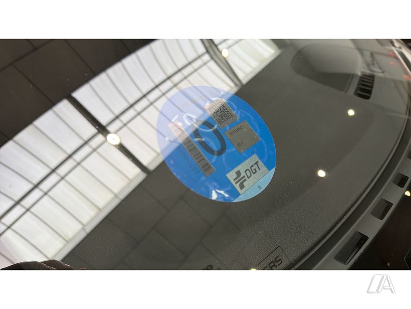 VOLVO EC40 (2024) - 38.900 € en Madrid