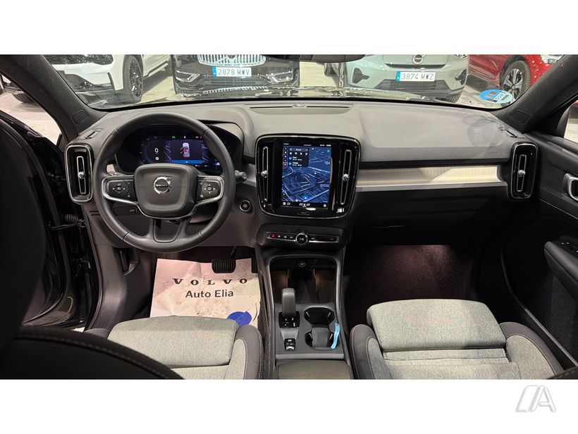 VOLVO XC40 (2024) - 34.900 € en Madrid