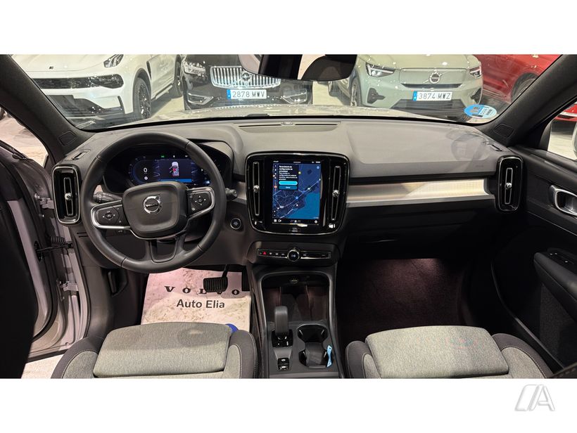 VOLVO XC40 (2024) - 34.900 € en Madrid