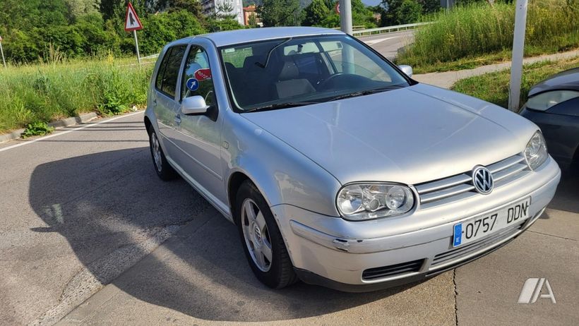 VOLKSWAGEN Golf (2000) - 2.650 € en Girona