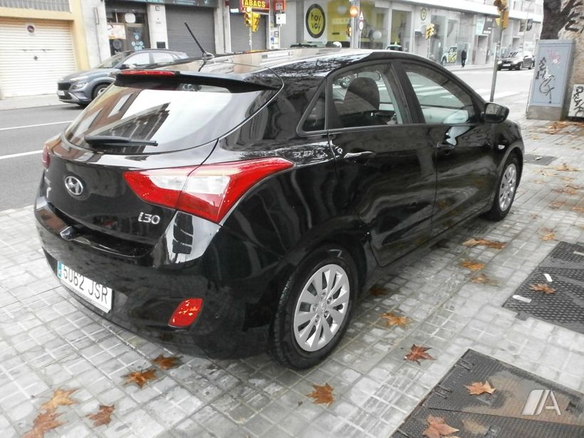 HYUNDAI i30 (2016) - 10.999 € en Barcelona