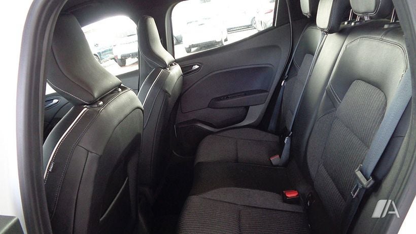 RENAULT Clio (2023) - 15.800 € en Córdoba