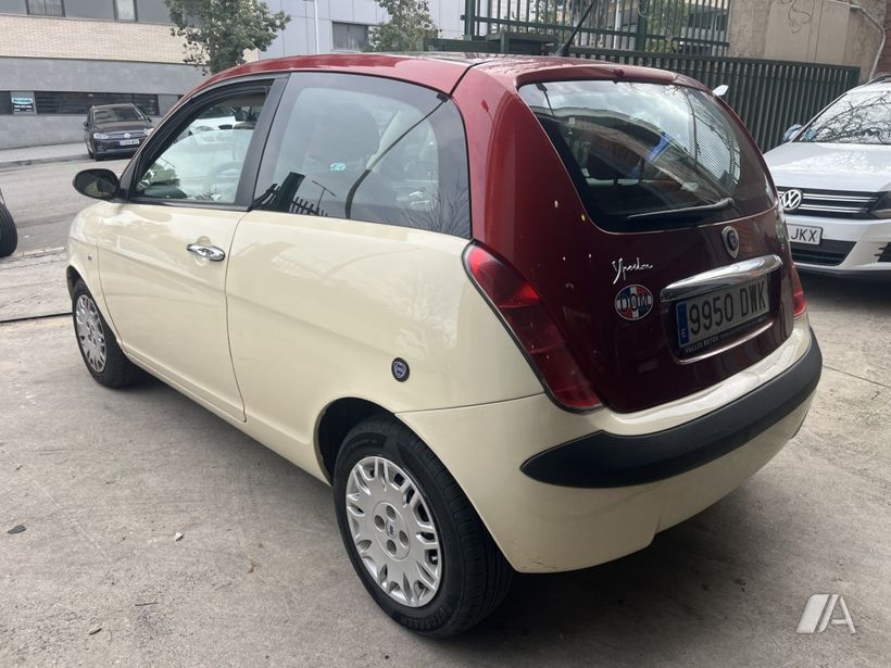 LANCIA Ypsilon (2006) - 3.400 € en Barcelona