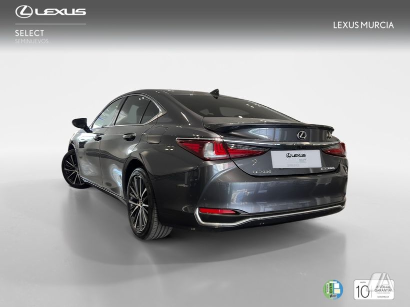 LEXUS ES (2024) - 43.900 € en Murcia