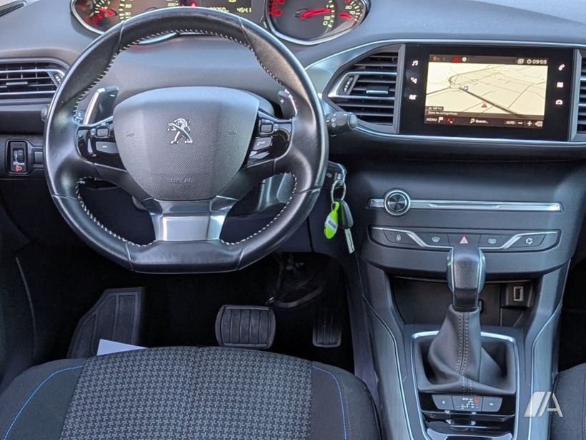 PEUGEOT 308 (2019) - 10.000 € en Madrid