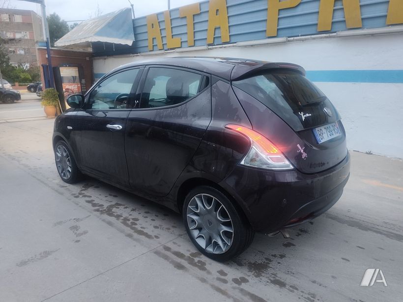LANCIA Ypsilon (2011) - 4.990 € en Barcelona