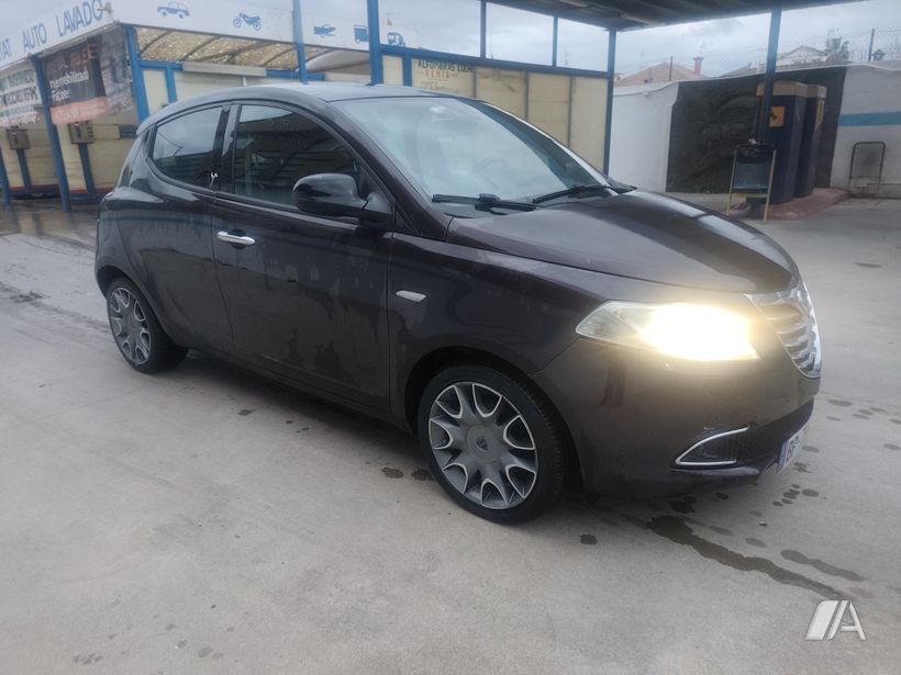 LANCIA Ypsilon (2011) - 4.990 € en Barcelona