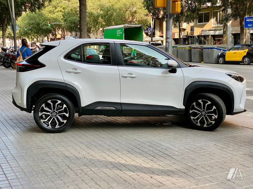 TOYOTA Yaris Cross (2023) - 21.995 € en Barcelona