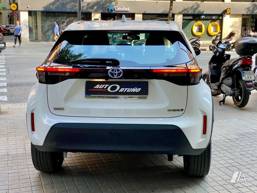 TOYOTA Yaris Cross (2023) - 21.995 € en Barcelona