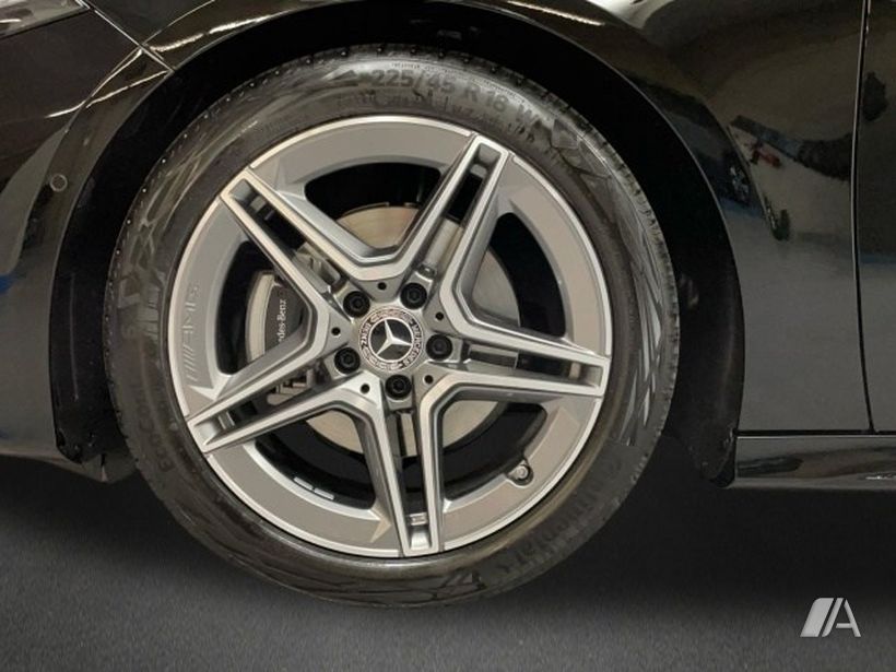 MERCEDES-BENZ Clase A (2024) - 35.900 € en Barcelona