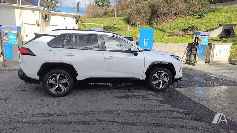 TOYOTA RAV-4 (2023) - 43.900 € en Vizcaya