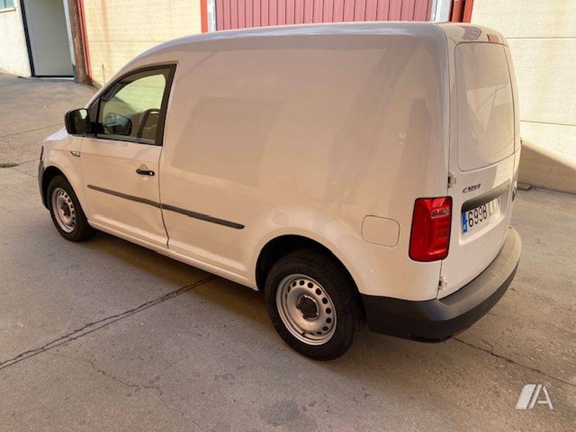 VOLKSWAGEN Caddy (2020) - 7.851 € en Madrid