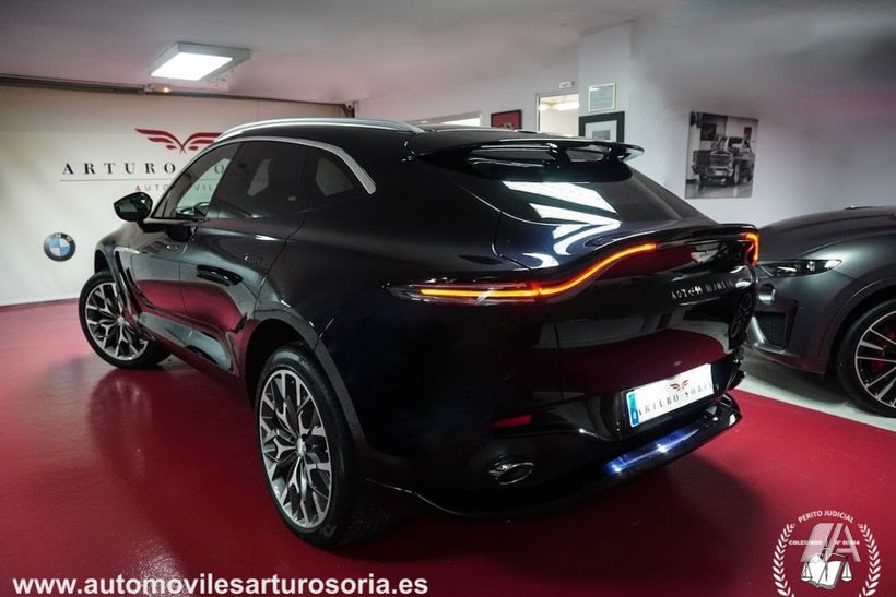 ASTON MARTIN DBX (2024) - 200.000 € en Madrid