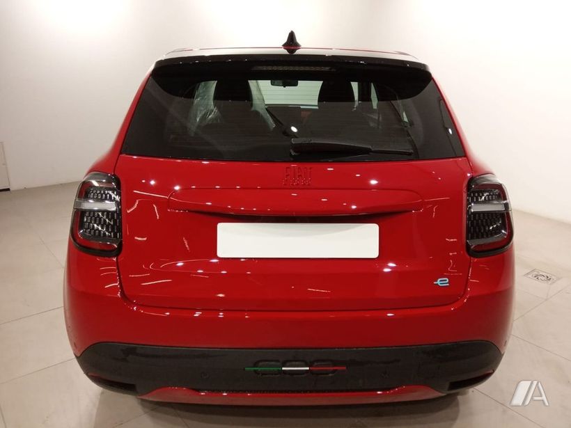 FIAT 600 e RED 54kwh 115kw (156cv) 4x4, SUV o pickup nuevo en Álava