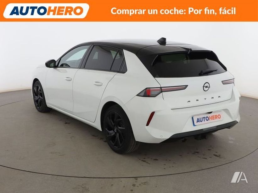 OPEL Astra (2023) - 17.499 € en Madrid