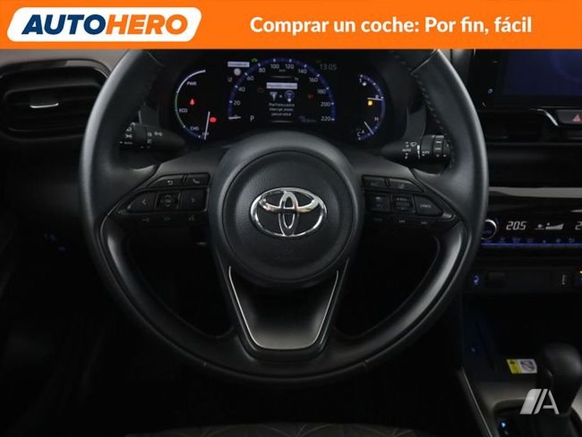 TOYOTA Yaris Cross (2023) - 24.699 € en Sevilla