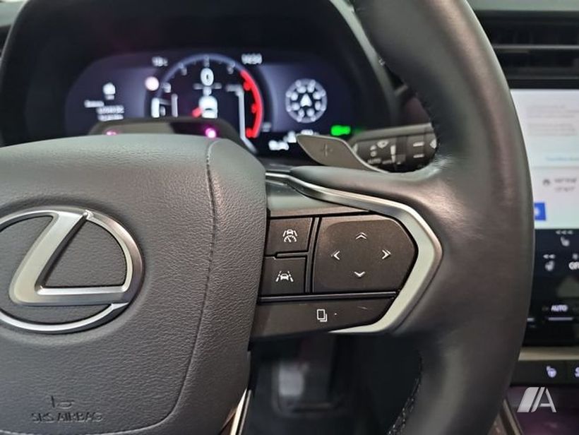 LEXUS LBX (2024) - 38.990 € en Madrid