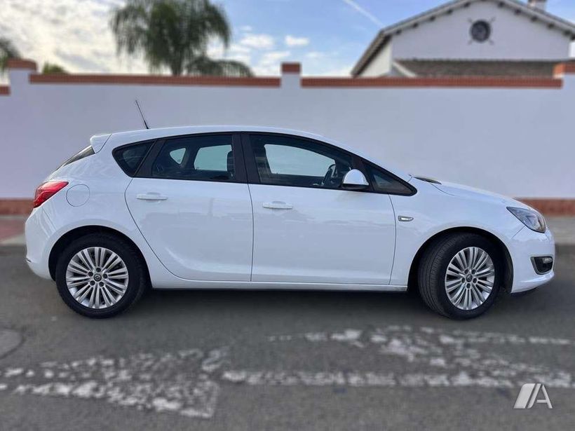 OPEL Astra (2013) - 5.690 € en Madrid