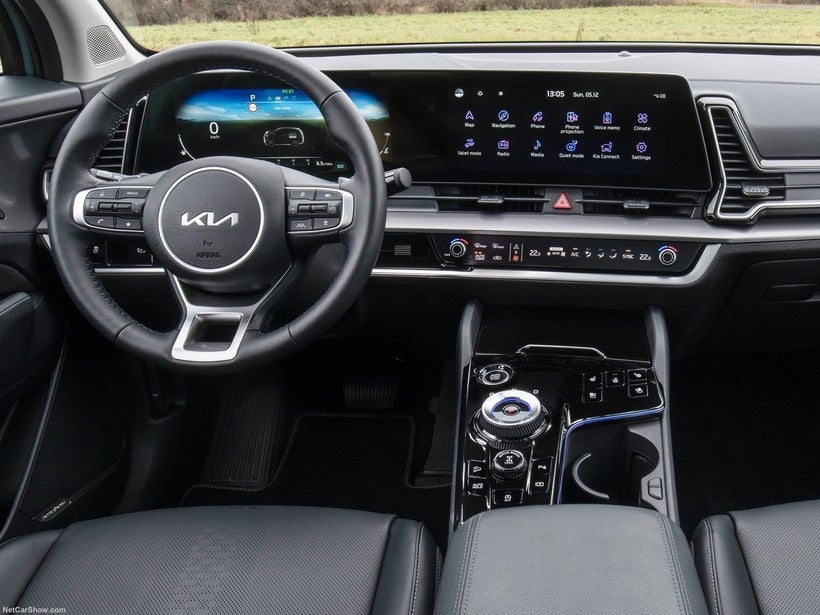 KIA Sportage 1.6 T-GDi MHEV Business DCT 4x2 160 5p 2024 | Ficha técnica, precio y medidas ...