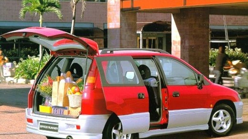 MITSUBISHI Space Runner 2.0 16v 5p 2001 | Ficha técnica, precio y ...