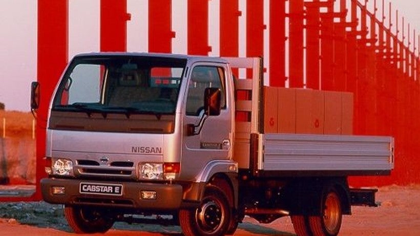 NISSAN Cabstar Cabstar-E 120.35/3 Doble Cabina 4p 2002 | Ficha técnica, precio y medidas ...