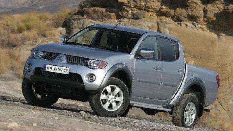 MITSUBISHI L200 2.5DI-D Double Cab Intense Plus AT 4p 2008 | Ficha ...