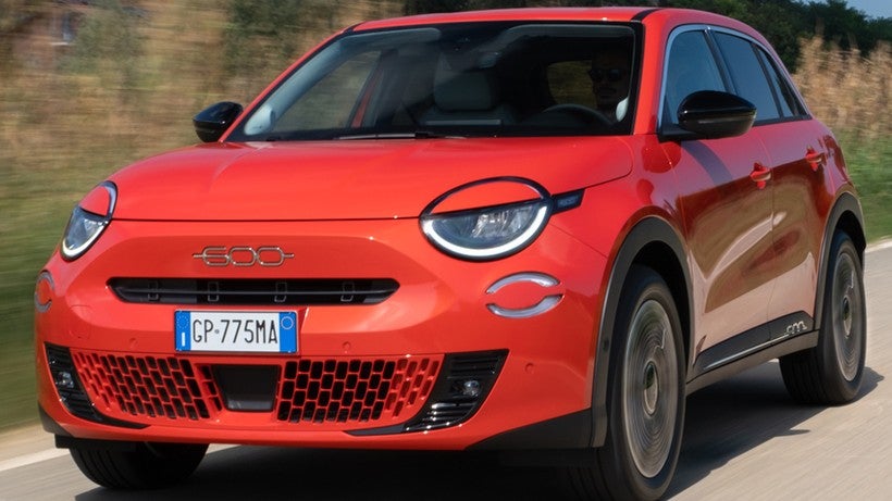 FIAT 600 600e 115kw 54kwh La prima 4x4, SUV o pickup de nuevo en