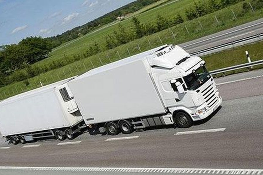 Los mega camiones ya pueden circular por España