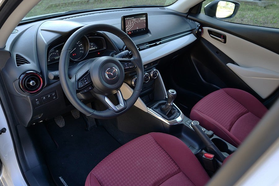 Prueba: Mazda2 Red Edition 2017, a examen | Autocasión