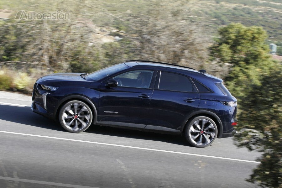 VÍDEO| Prueba del DS 7 E-TENSE 360 CV 4x4: alta costura | Autocasión