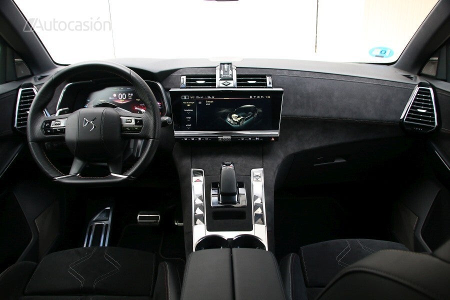 VÍDEO| Prueba del DS 7 E-TENSE 360 CV 4x4: alta costura | Autocasión